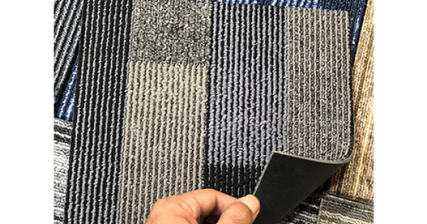 Tails Floor Carpet 20x20 Inch | Easy Clean Durable Carpet